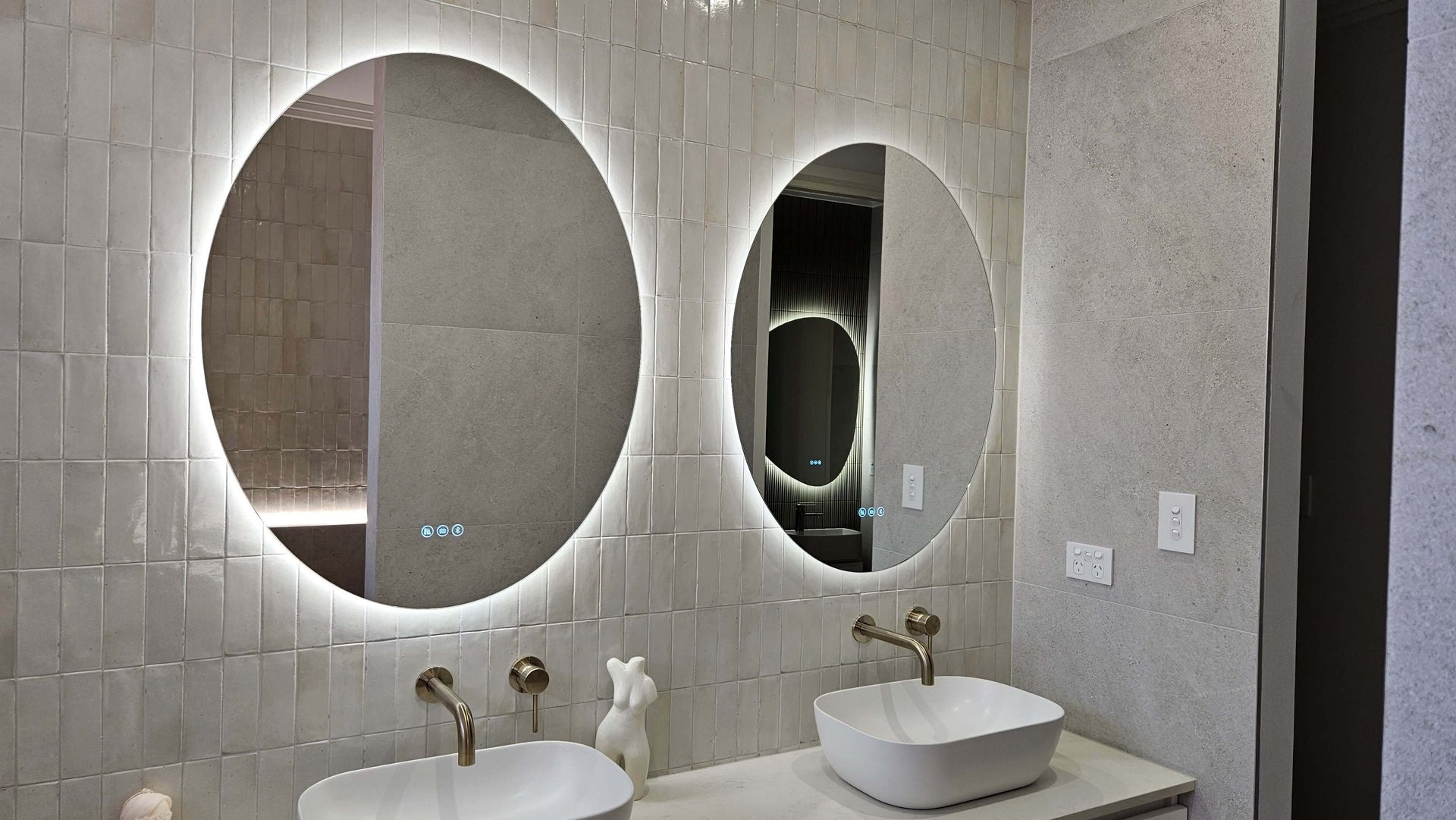 LED & Smart Mirrors | Bathroom Mirrors with Lights | InVogue