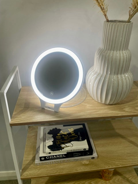 LED Makeup Mirrors for Modern Beauty Enthusiasts | InVogue Mirrors AU ...